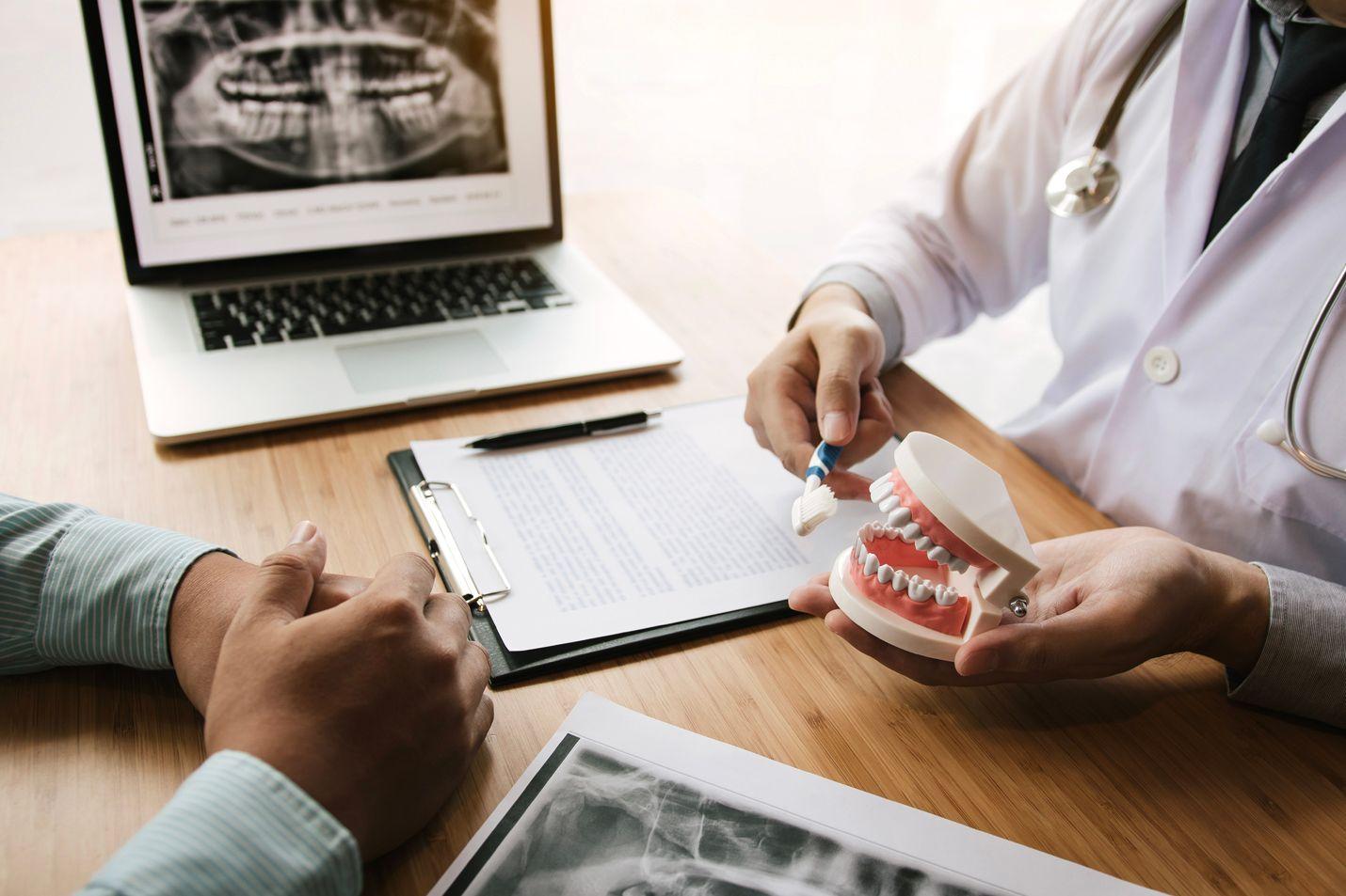 deep bite teeth: causes and how to treat It? | makeO toothsi